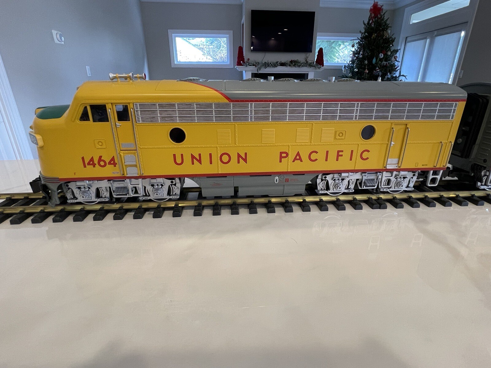 LGB 23570 & 23582 F7 A&B Powered Custom Union Pacific Diesel ...