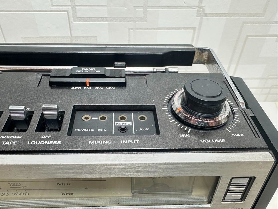 Hitachi TRK-5240 Vintage Boombox FM Radio Cassette Playback Serviced ...