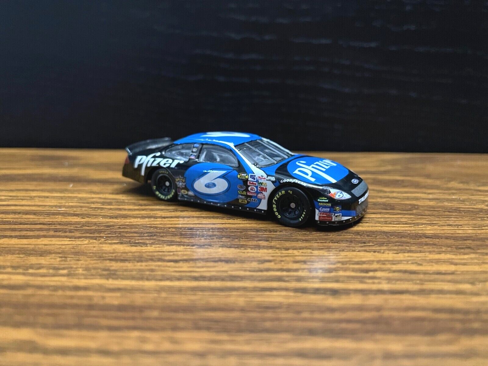 Hot Wheels Race Day Mark Martin Pfizer #6 Diecast Car (Hot Wheels, 2003 ...