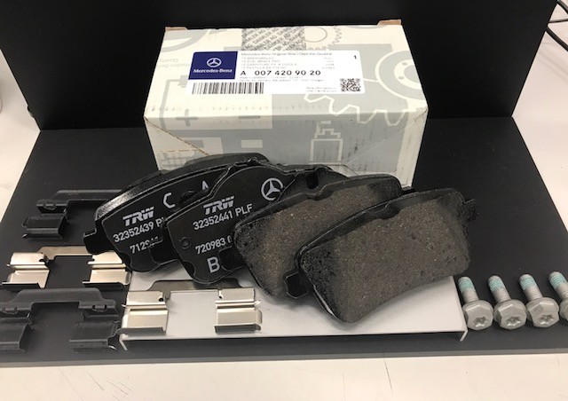 Genuine MERCEDES BENZ A45 AMG Rear Brake Pads A0074209020 a Class CLA ...