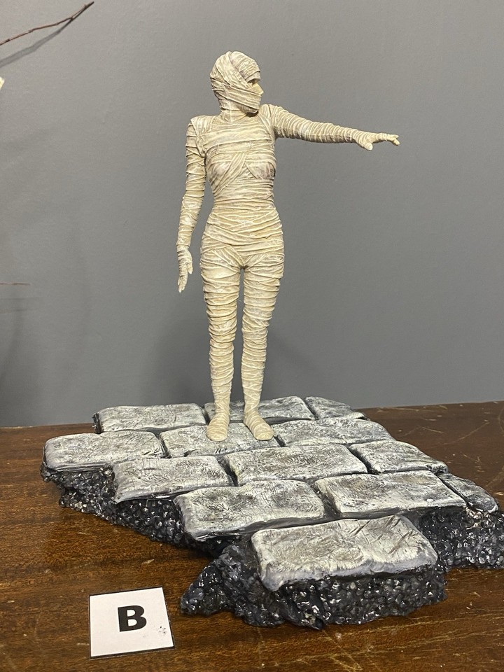 X-Plus The Bride of Frankenstein Model Kit Custom Base Stone Floor ...