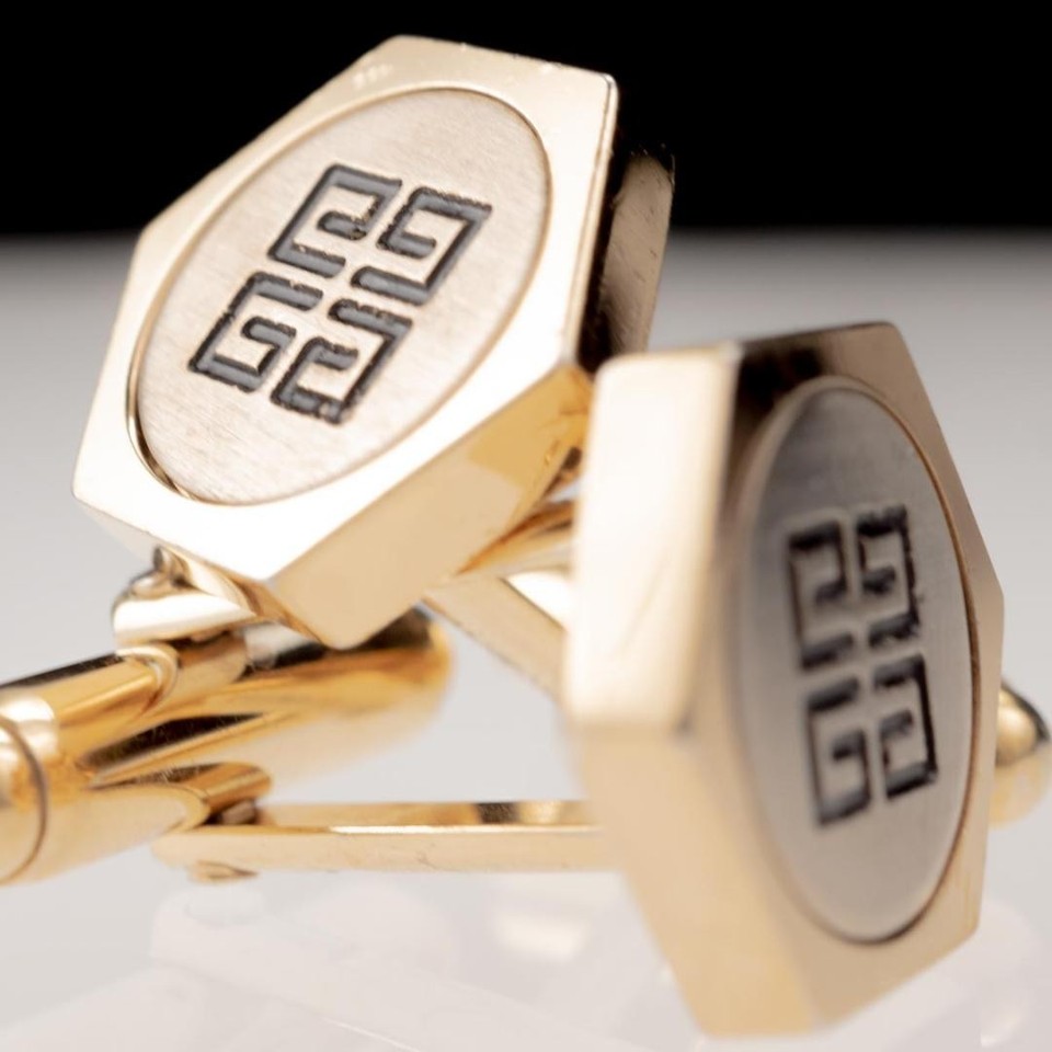 Givenchy Cufflinks Length 1.3cm Logo Mark Scallop shell Gold Color ...