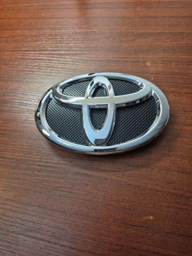 75310-06010 GENUINE OEM FRONT GRILLE LOGO EMBLEM BADGE fits Many TOYOTA ...