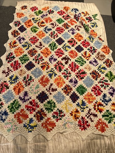 Vintage Afghan Granny Squares 72”x 54” Diagonal Scallop Edge Detail ...