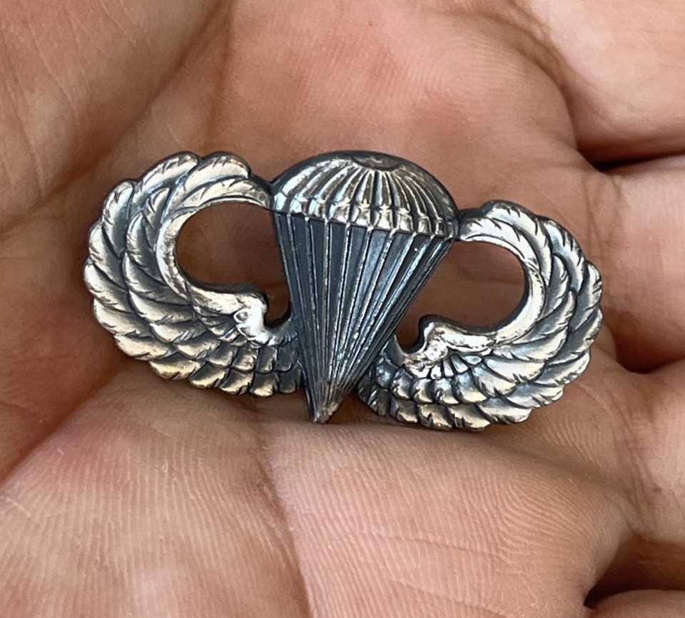 World War II U.S. Military Medal Parachute 1 3/8” Wings Pin 1/20th ...