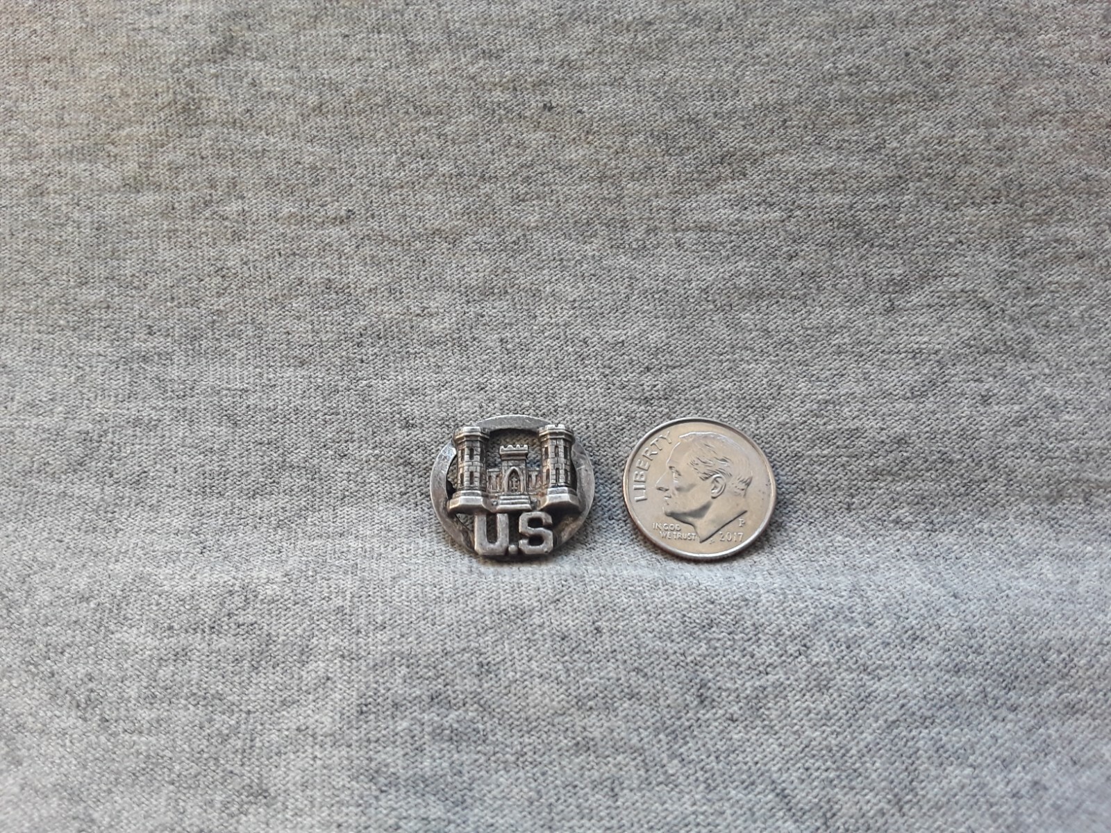 ( 4 ) U. S. MILITARY BUTTON/PINS KREW G-I / V-21 / CASTLE STERLING ...