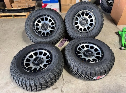 17x8.5 METHOD MR305 BLACK MACHINED WHEELS 33 MT TIRES RAM 2500 CHEVY ...