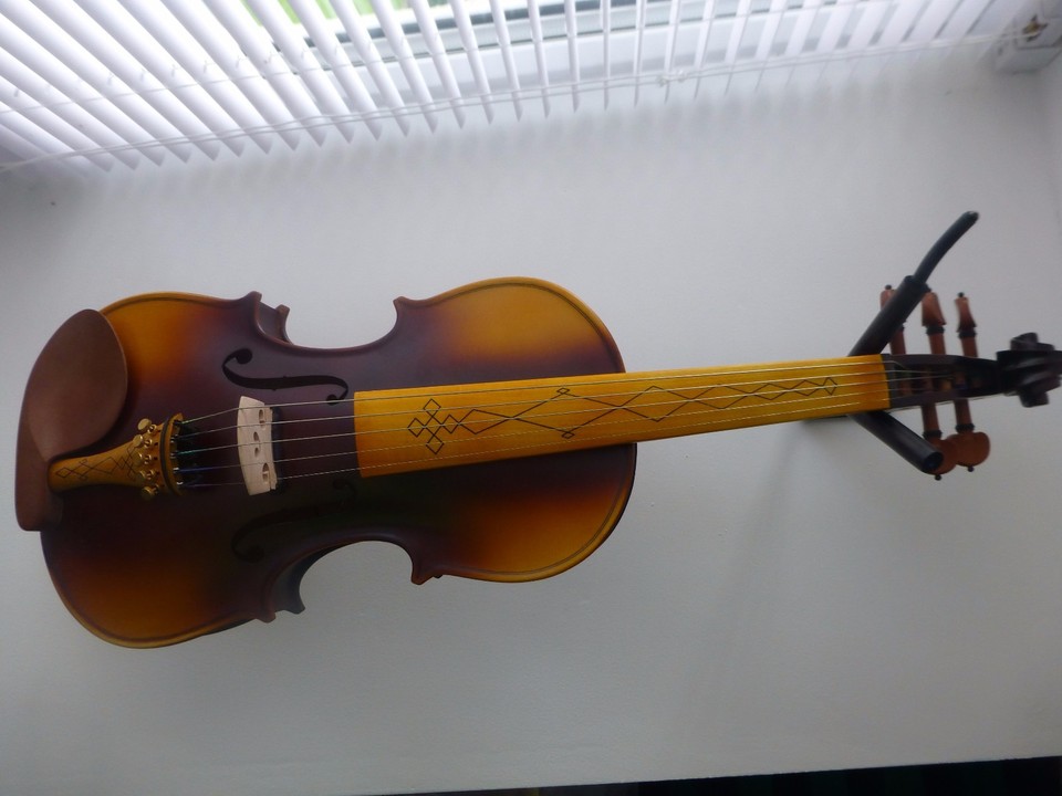 FIDDLE: CELTIC, CEILIDH, BAROQUE, EXTRA STRING, ELECTRO-ACOUSTIC WITH ...