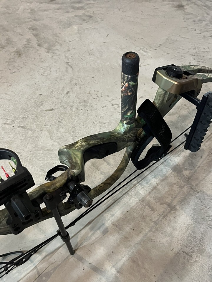 Grizzly REFLEX Compound Bow 50# RH | eBay