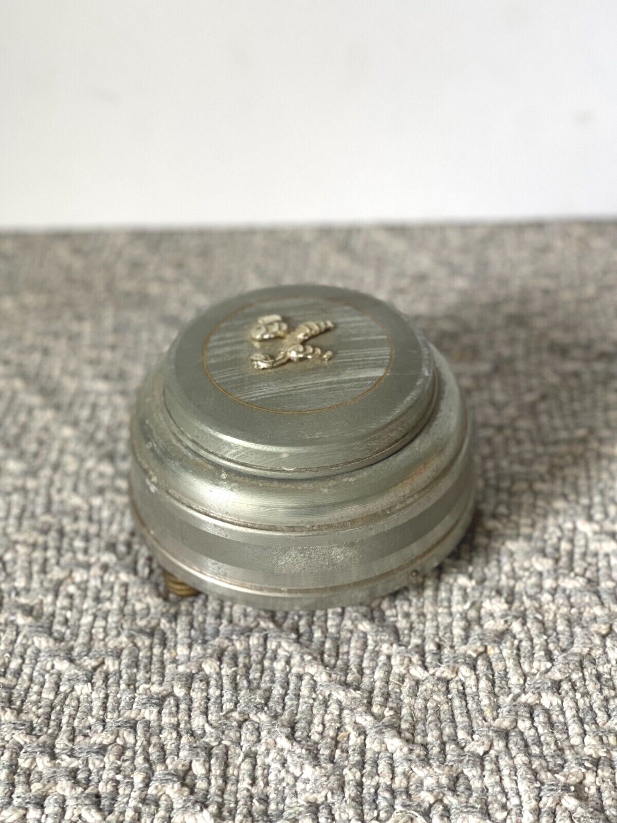 Vintage Metal Powder Puff Music Box at Wendell Blakely blog