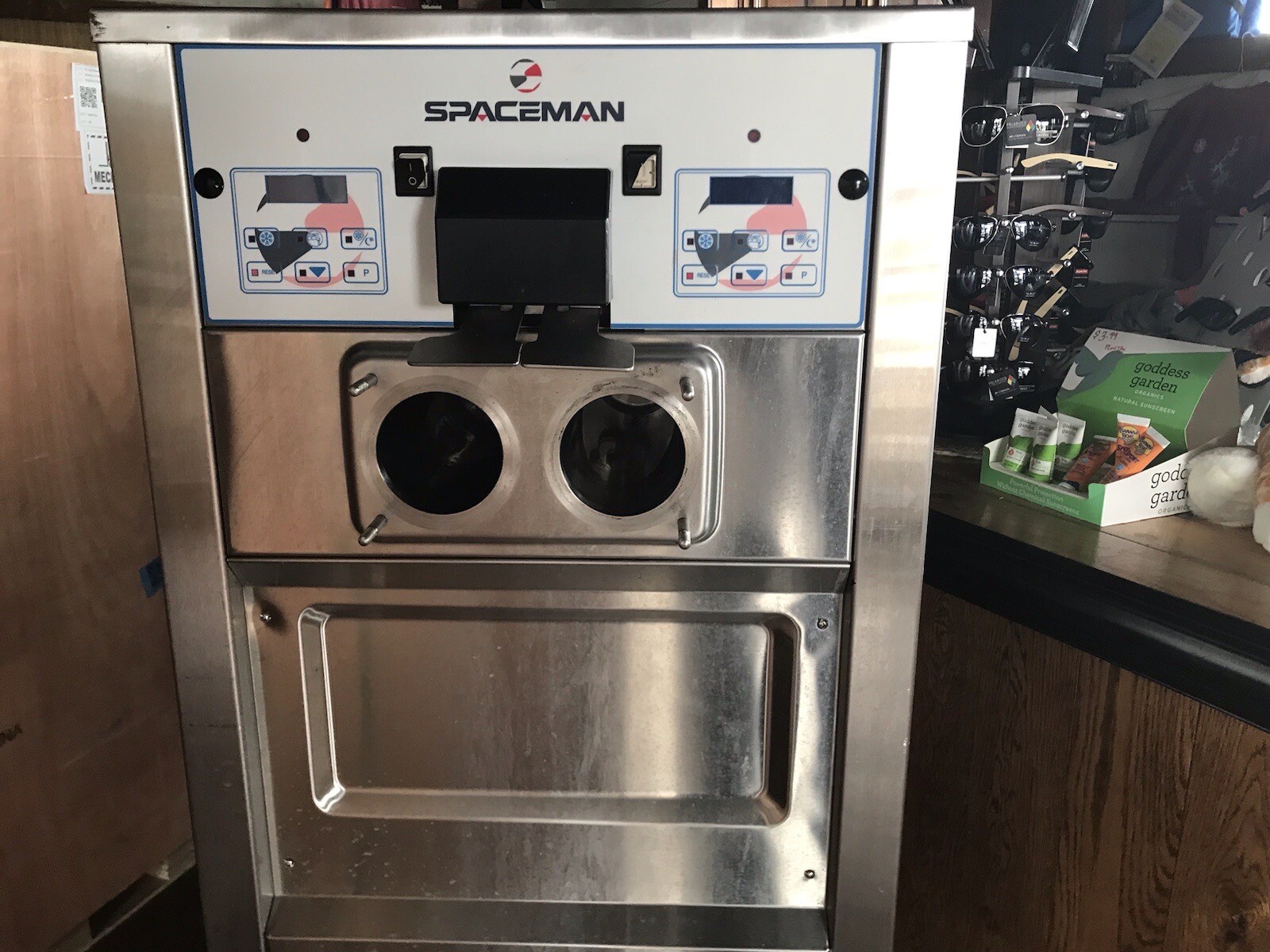 Spaceman Soft Serve Machine #6250 - Air Cooled - 4 Units Available Work ...