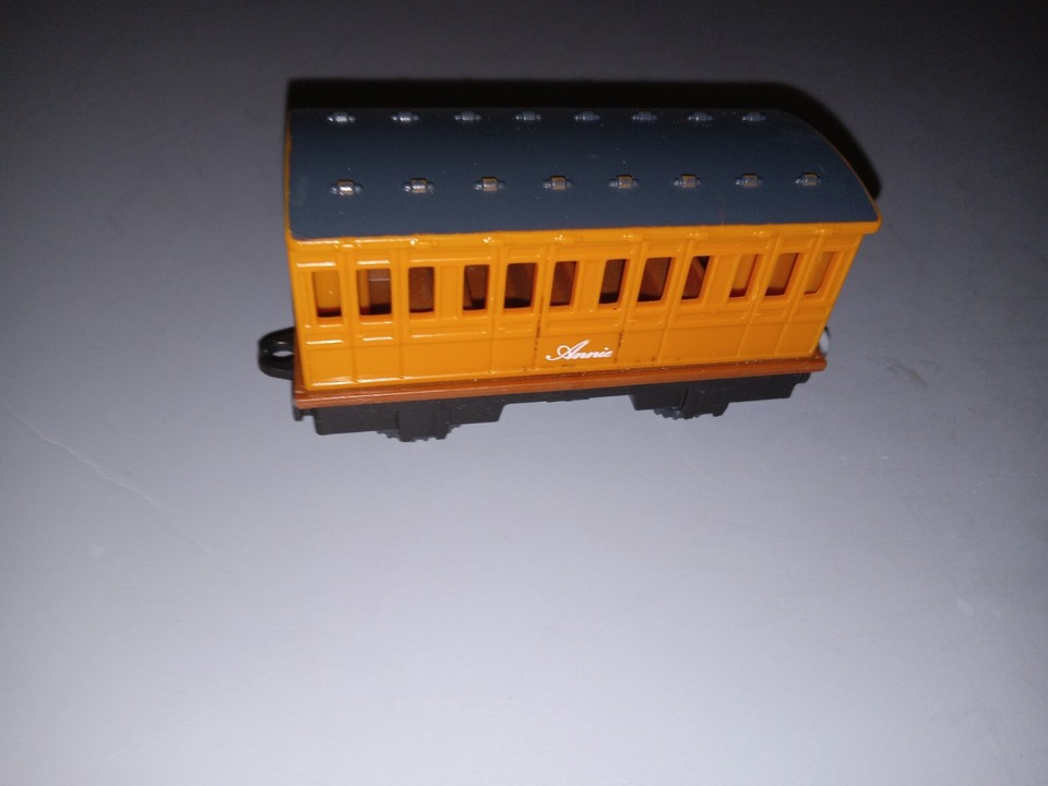 Thomas & Friends Annie Train Car Trackmaster Plastic Hooks | eBay