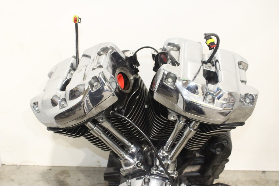 2017-2023 Harley Davidson Touring 107 Milwaukee 8 M8 Air Cooled Engine ...