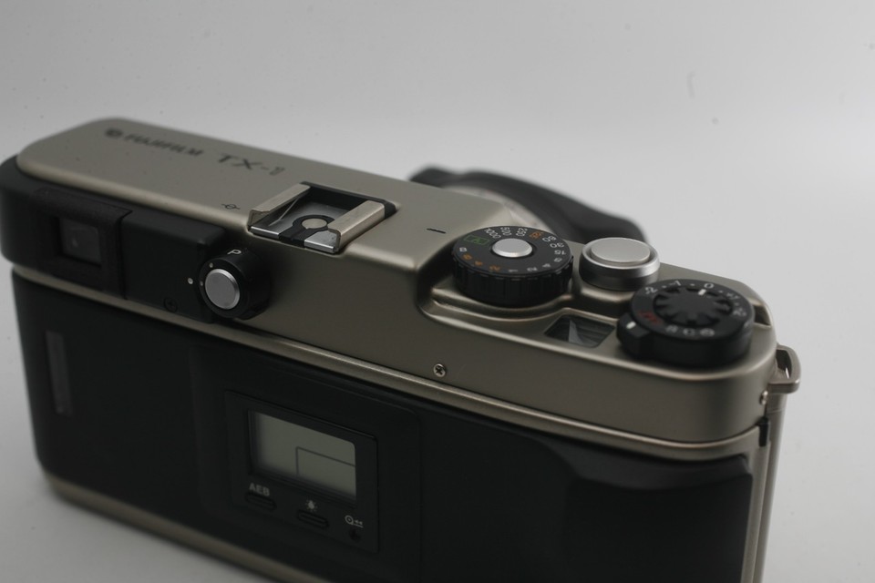 Fujifilm Fuji TX-1 with 45mm and lens hood LOW SHUTTER | eBay