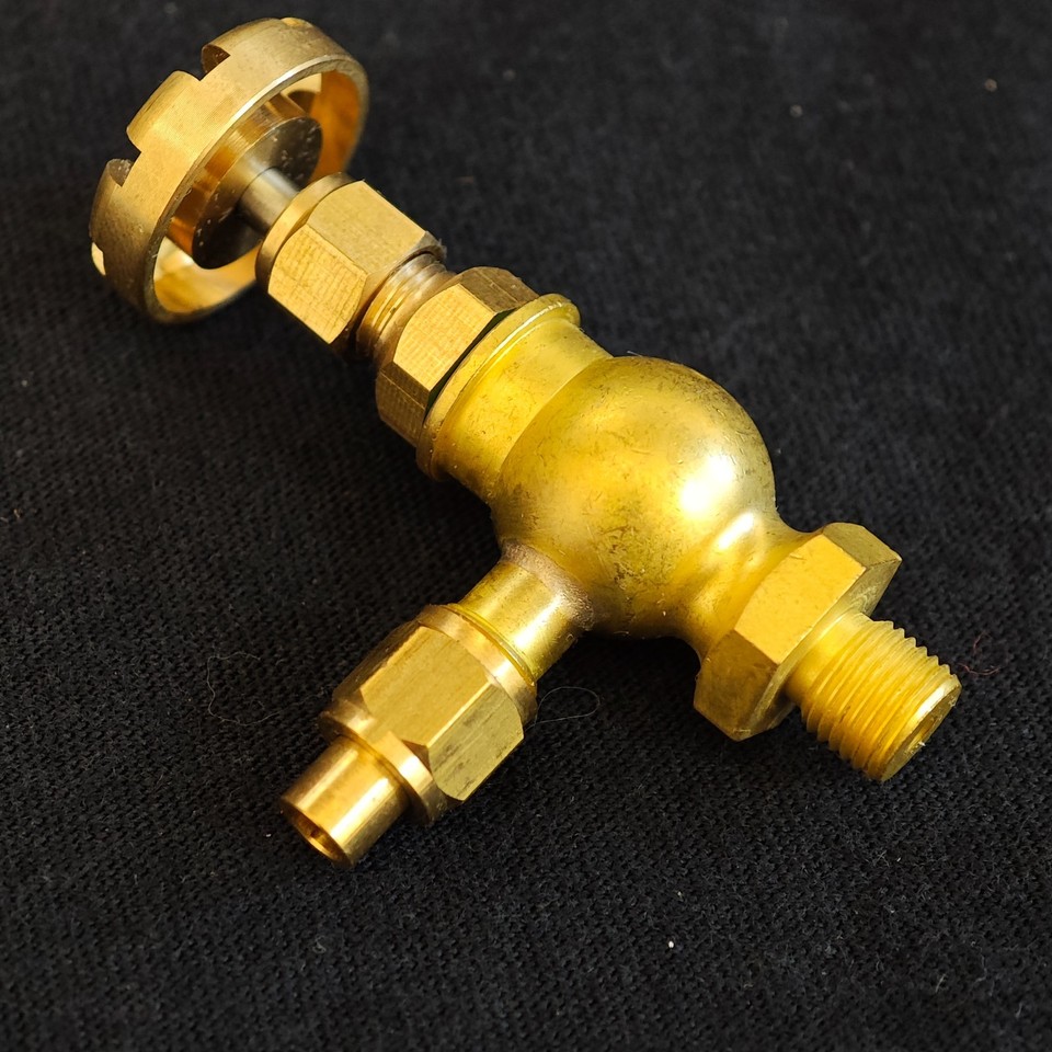 Brass 1/4 x 40 TPI 90 Degree Globe Valve for Live Steam Engine Model ...