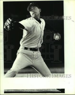 1993 Press Photo A Churchill High baseball pitcher in action - sas13044 ...