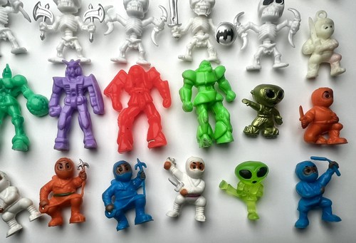Vintage Ninja Figures Quarter Vending Machine Toys Aliens Gundam Lot ...
