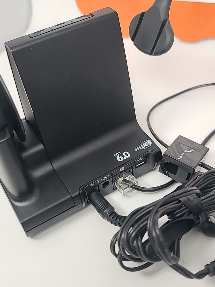 PLANTRONICS W02 DECT 6.0 WIRELESS HEADSET SYSTEM Headphones Charger New ...