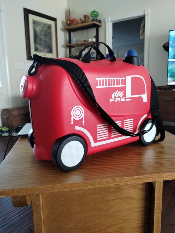 Trunki Hard Shell Fire Engine Ride On Kid Suitcase Travel Bag, No Pull ...