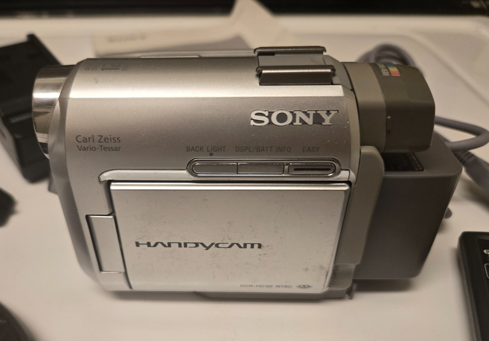Sony Handycam DCR-HC30 Mini DV Tape Camcorder Video Camera WORKING ...