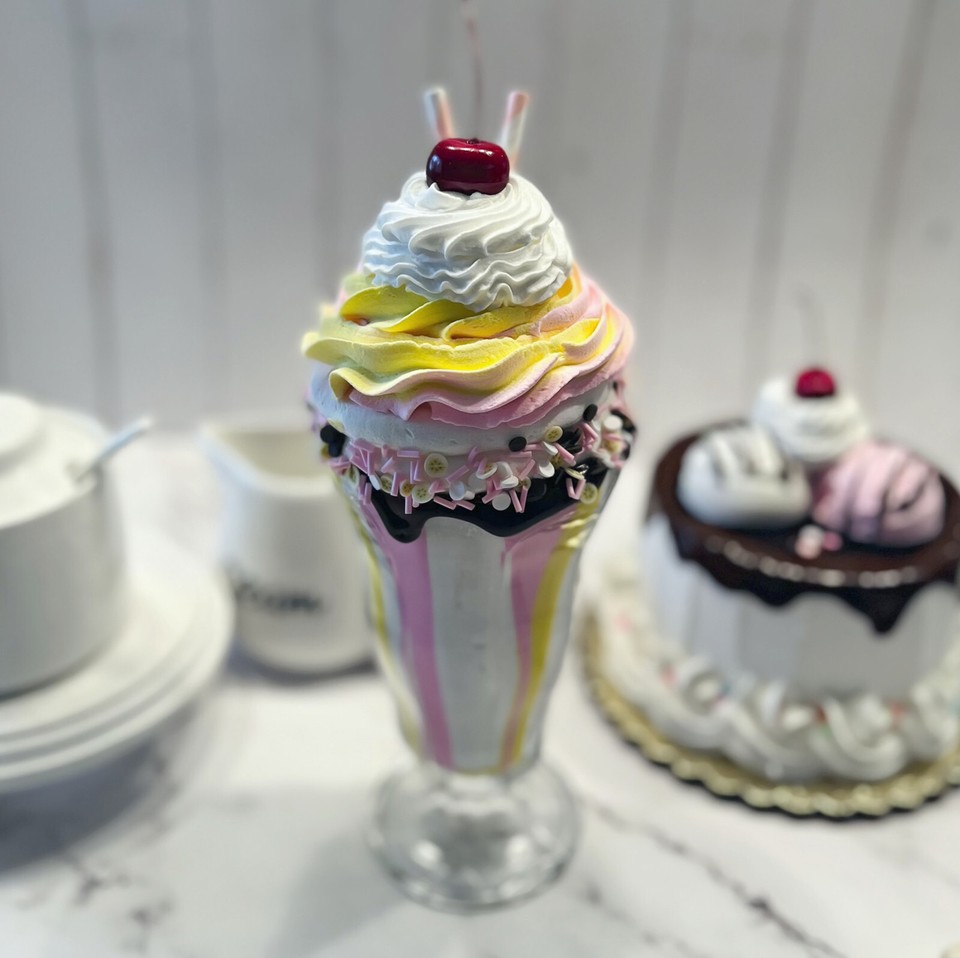 DEZICAKES Fake Milkshake Artificial Food Fake Strawberry Banana ...