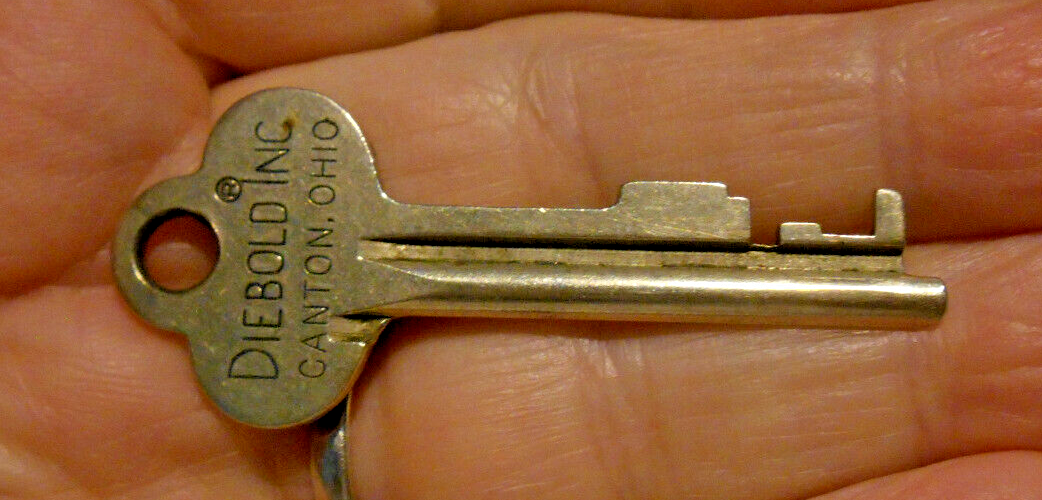 VINTAGE OLD SMOOTH FLAT DIEBOLD INC KEY CANTON OHIO NO NUMBER 2-1/4 ...