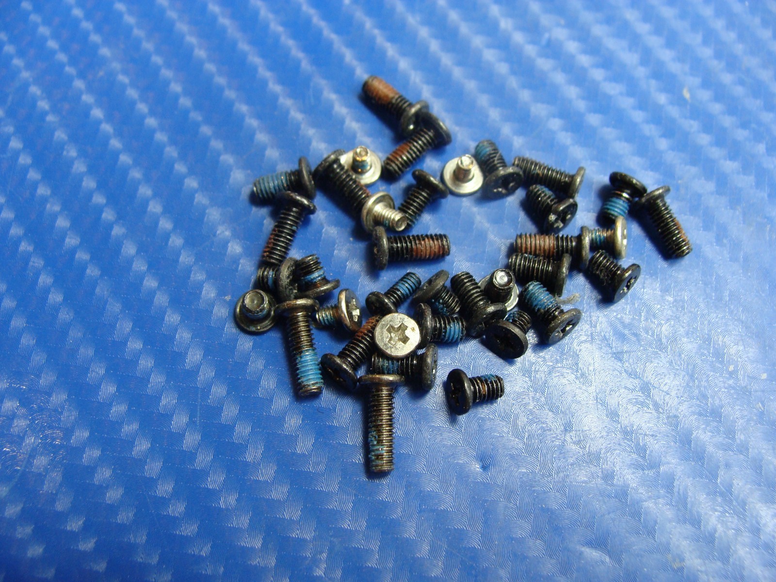 HP Pavilion dv6-3020us 15.6" Genuine Screw Set Screws for Repair ...