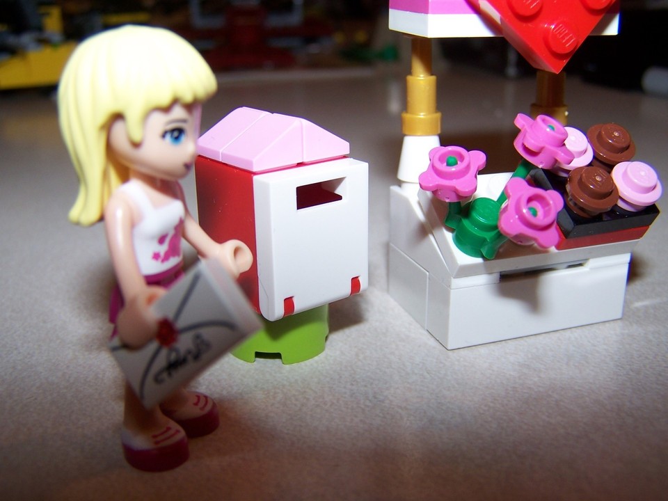 Lego 30105 Mailbox polybag Friends 100% Complete | eBay