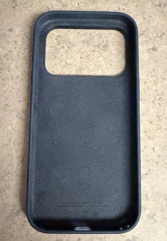 GENUINE Apple Silicone Case w/ Magsafe iPhone 17 Pro MGFH4ZM/A ...