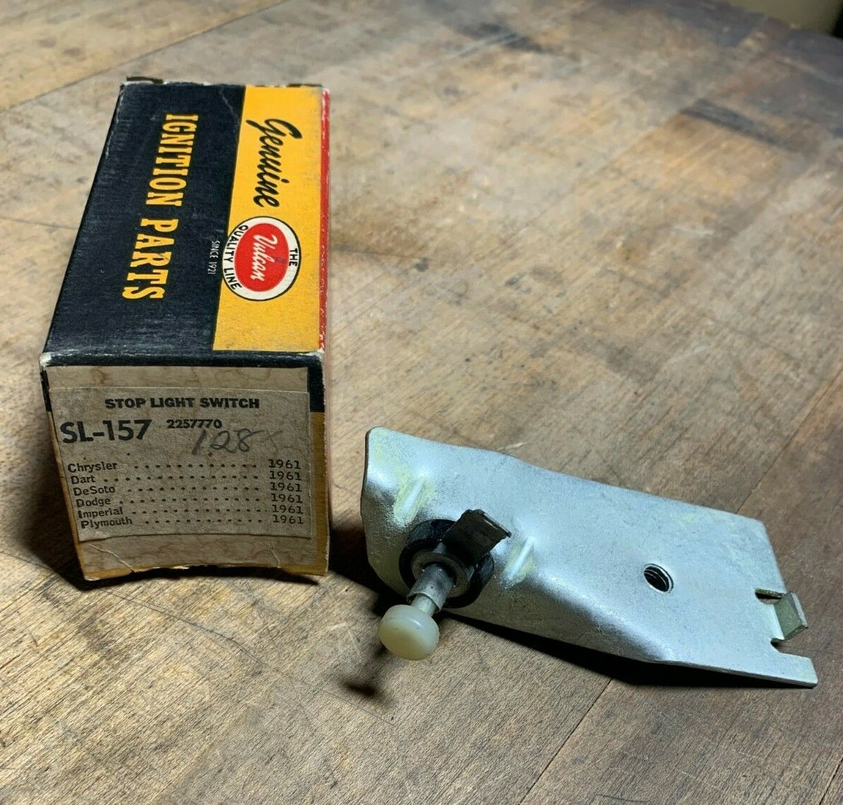 NOS 1961 PLYMOUTH DODGE CHRYSLER DESOTO GENUINE VULCAN STOP LIGHT ...