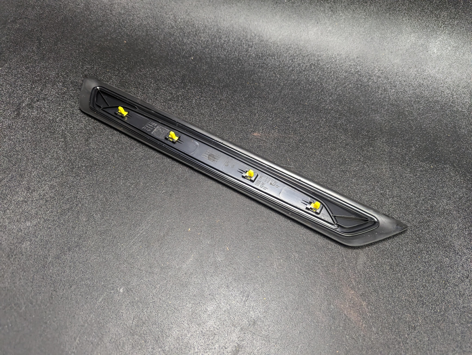 Front Right Door Sill Scuff Plate 2018 BMW 330i 51477263315 2017 2019 ...