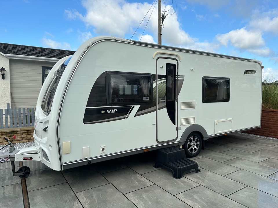 2014 COACHMAN VIP 560/4, FRENCH BED, AIR-CON, DOREMA AIR AWNING, MOTOR ...