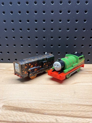Trackmaster Motorized Thomas Friends Trains Lot Tunnel Blast Diesel ...