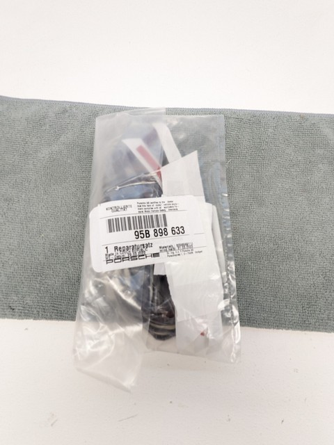 Genuine Porsche Macan 95b Trim for Door Left Primed 95B898561AG2X for ...