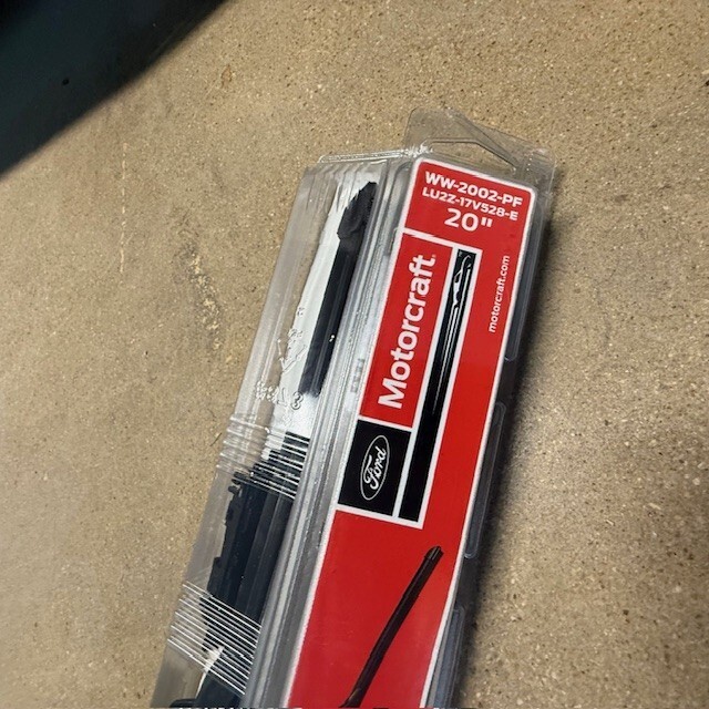 (1) pair of 2 Motorcraft Wiper Blades Genuine OEM Ford F150 (set) # WW ...