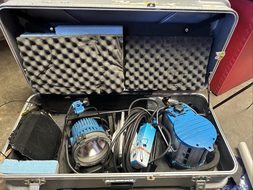 ARRI lighting kit with 1000w light & Mount | eBay