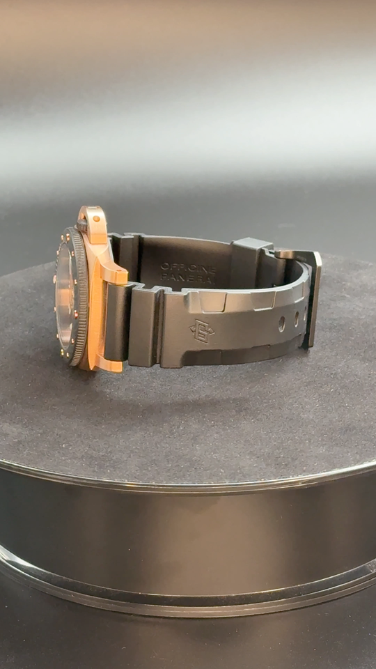 Panerai Submersible QuarantaQuattro Goldtech OroCarbo 44mm Box & Papers ...