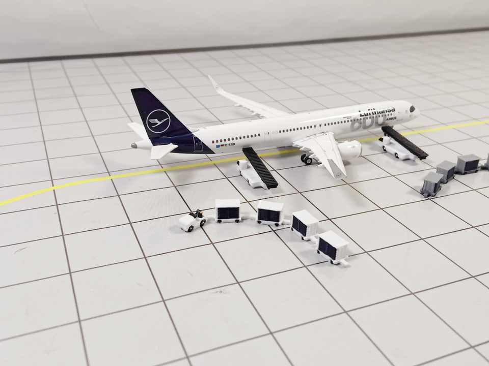 6x White TUG & DOLLY BAGGAGE TRAILERS Airport GSE Vehicle Models 1:400 ...