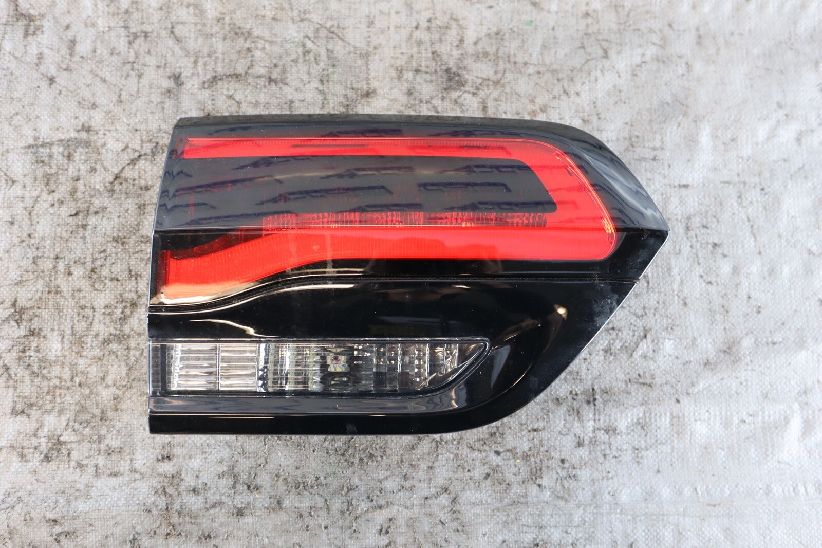 2018 JEEP TRACKHAWK HELLCAT 6.2L 4X4 OEM LH DRIVER INNER REAR TAIL ...