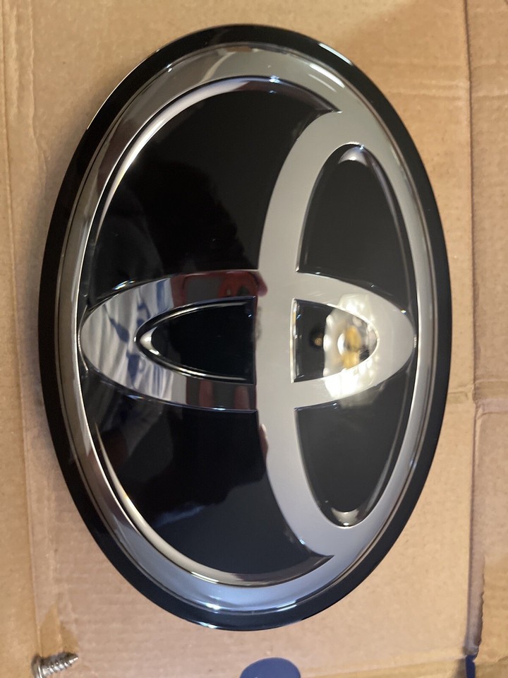 19 20 21 22 TOYOTA TACOMA TUNDRA RADAR SENSOR GRILL EMBLEM 90975-02159 ...