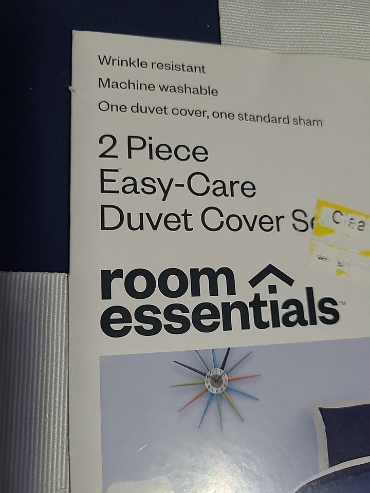Room Essentials Easy-Care Duvet Cover & Sham Set Navy Twin/Extra Long ...