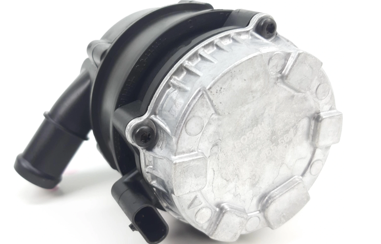 Orig. VW Golf 7 VII 5g GTE Additional Water Pump Coolant 04L965567 for ...