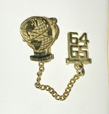 ORIGINAL BEAUTIFUL 1964 - 1965 NEW YORK WORLD'S FAIR PIN GOLD COLORED ...