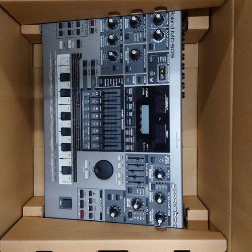 Roland MC-505 groovebox Music Sequencer Sampler Sound Module MC505 Used ...