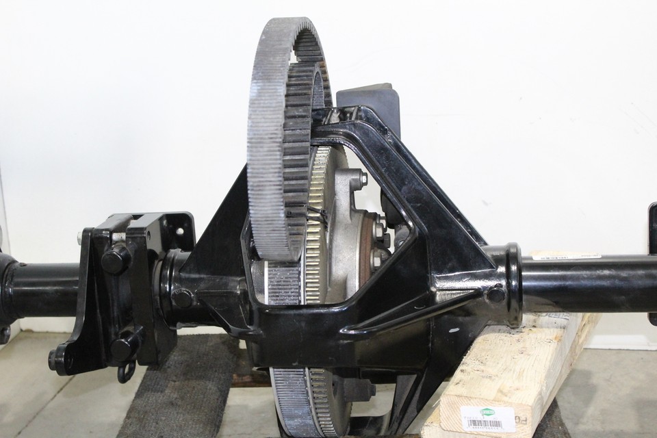 2009-2023 Harley Davidson Freewheeler Tri Glide Rear Axle End Assembly ...