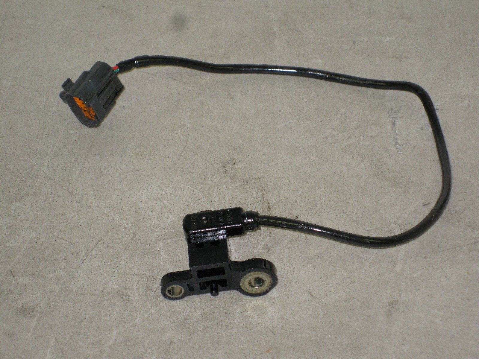 99 00 01 02 Mazda 626 2.0L Protege 1.8L Crank CrankShaft Position ...