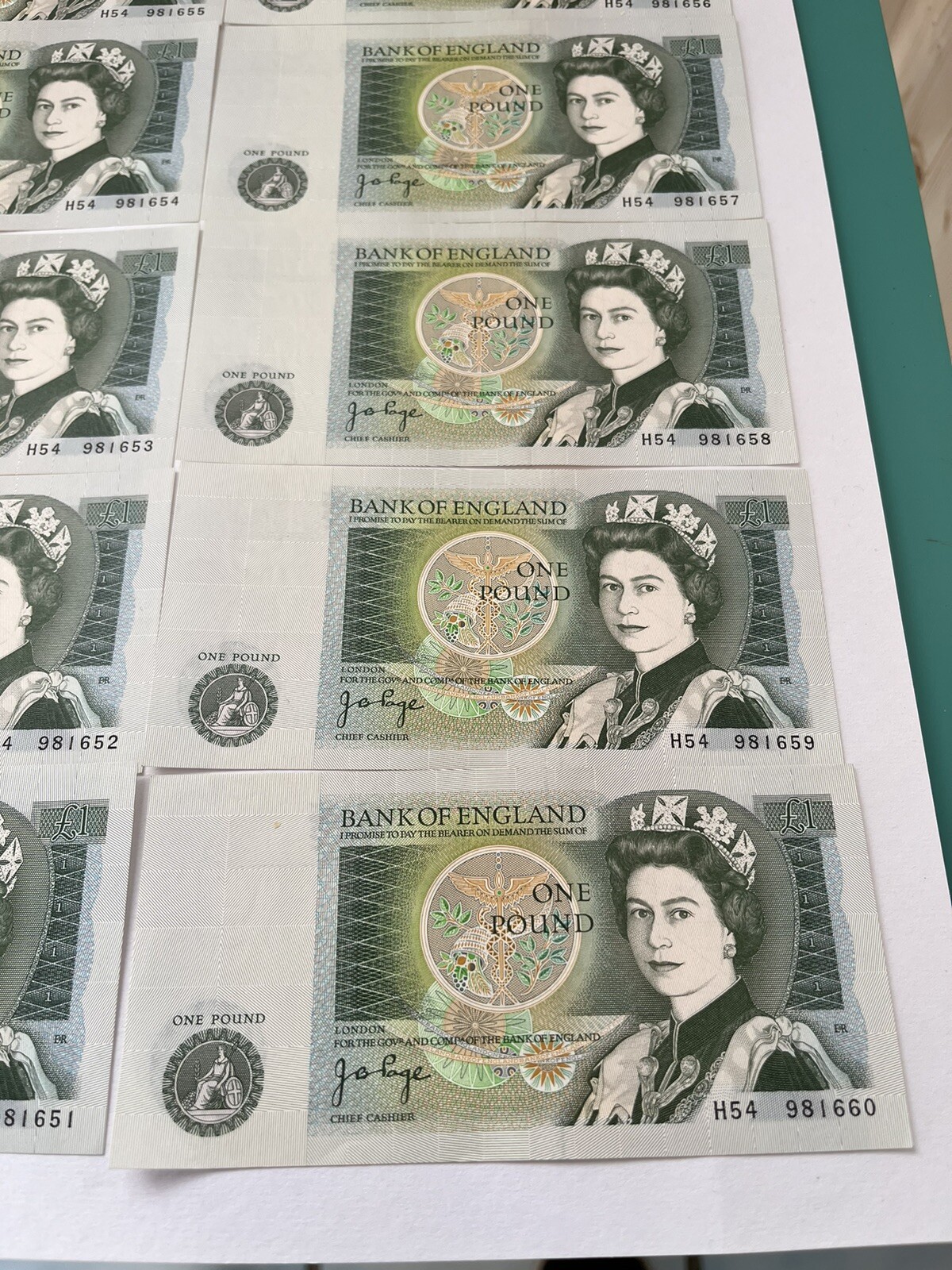 BANK OF ENGLAND QUEEN ELIZABETH ONE POUND NOTE ( set of ten ...