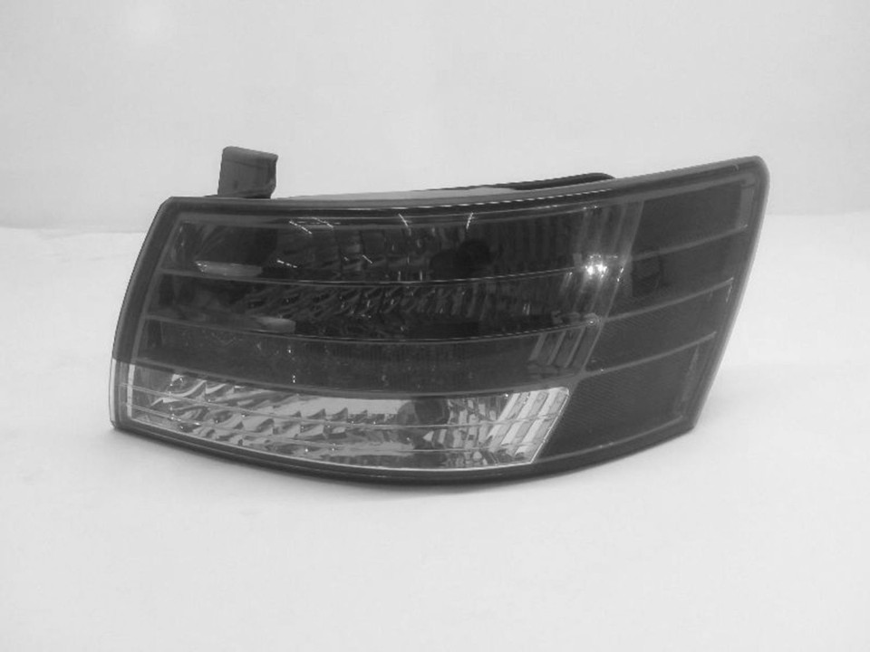 Used Right Tail Light Assembly fits: 2008 Hyundai Sonata quarter panel ...