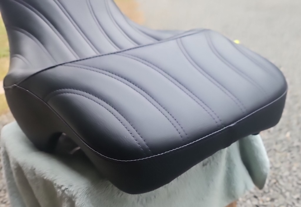 Harley-Davidson V Rod VRSCF MUSCLE 09-17 Corbin Black Leather Seat HD ...