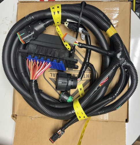 NEW! INTERNATIONAL HARNESS Jumper Def Tank P/N: 4050755C92 *FREE & FAST ...